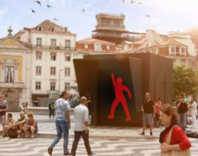 La portada del disco "Help!" de los Beatles intentaba decir "Help!" en ...