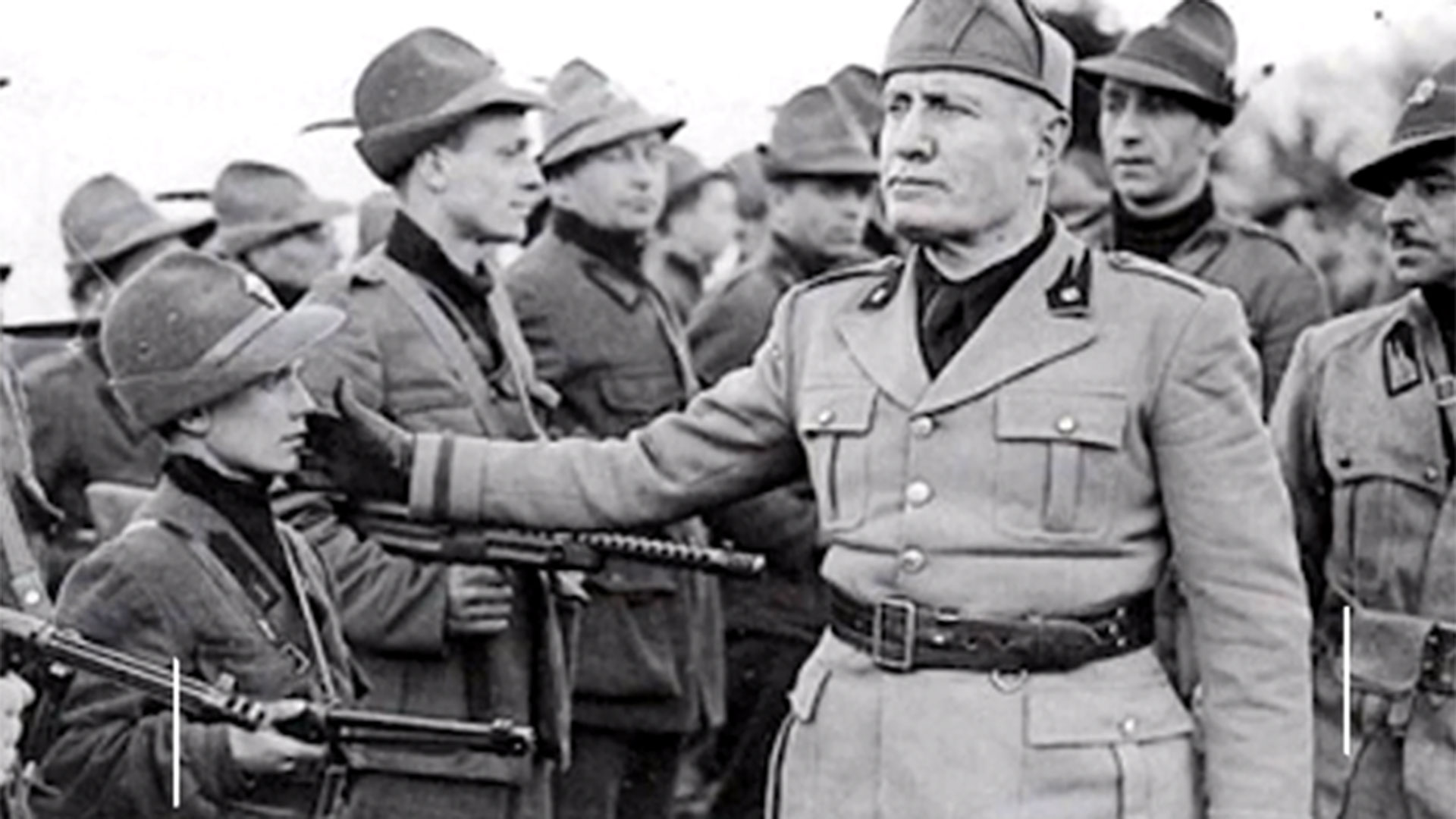 El niño que casi asesina a Mussolini - ¡No sabes nada!